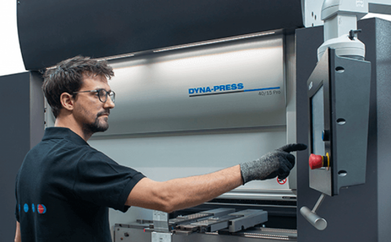 Dyna-Press | Fast and accurate mental bending machine by LVD.