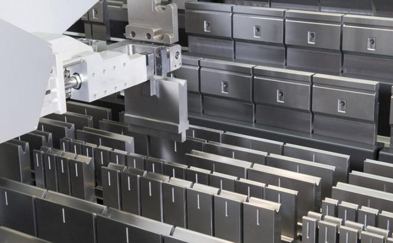 ToolCell by LVD. Metal bending machine for metalwork. makes the bending ...