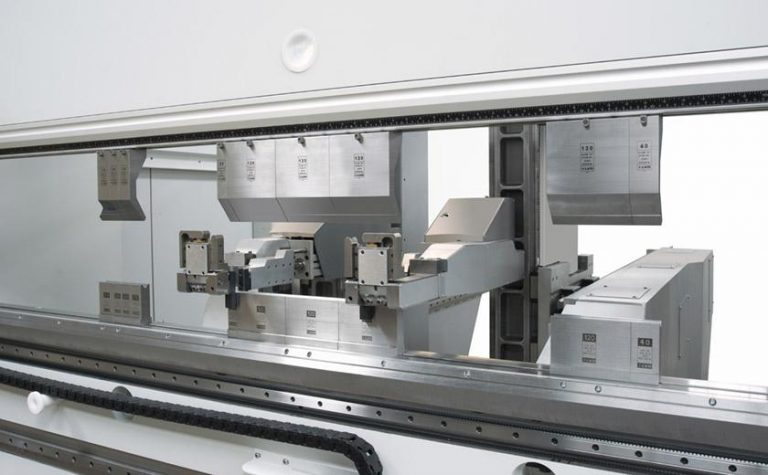 ToolCell by LVD. Metal bending machine for metalwork. makes the bending ...